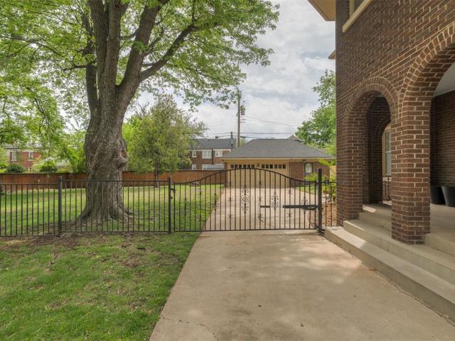 714 NE 18th Street