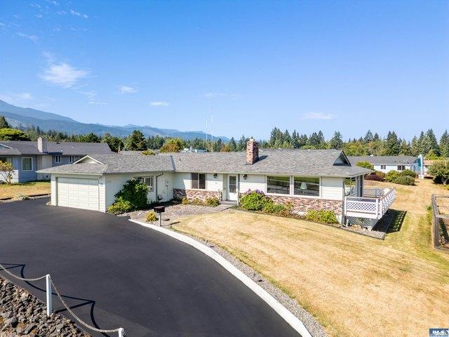 714 S Golf Course Rd, Port Angeles, WA 98362