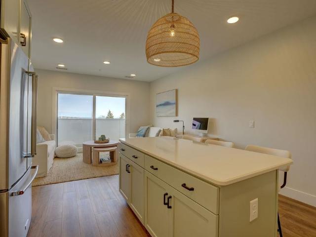 714 Randolph Street # 413