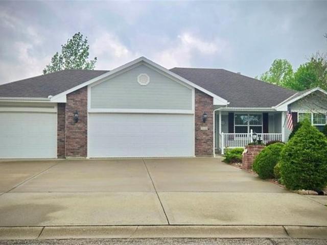 714 Ridge Crest Dr, Raymore, MO 64083