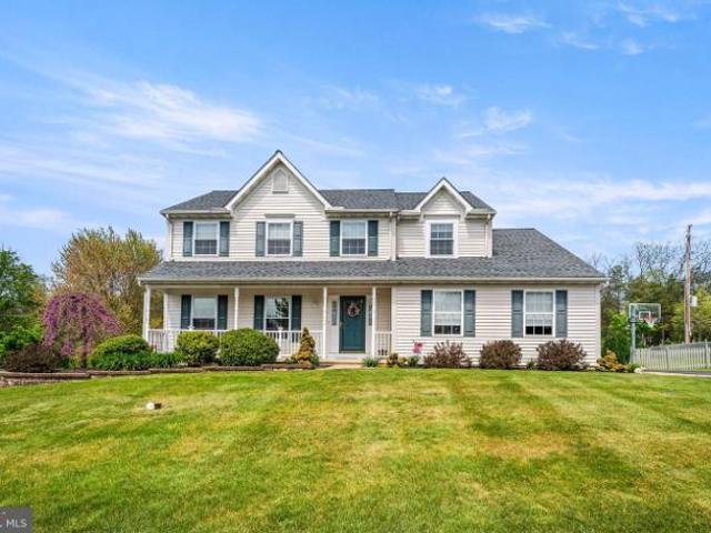 714 Ridge Dr, Douglassville, PA 19518