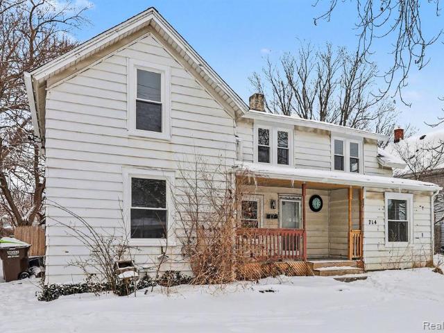 714 W 8TH Street