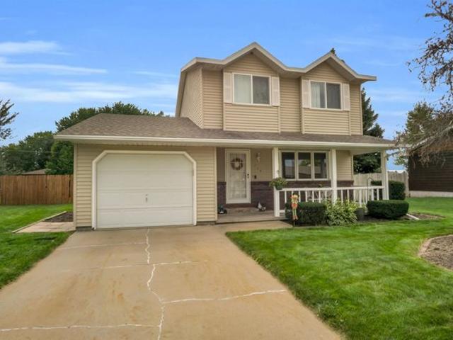 714 W 10th St, Kearney, NE 68845