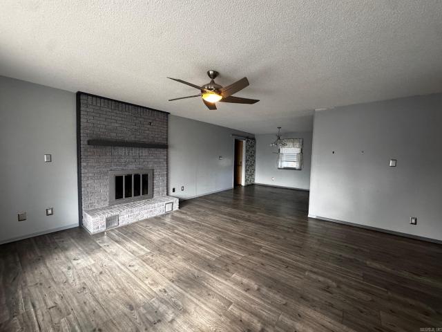 714 W Kraus St