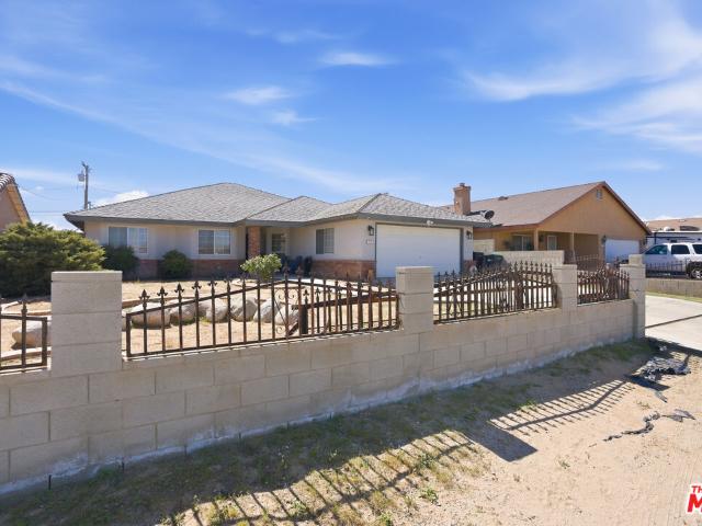 7154 California City Blvd, California City, CA 93505 | MLS #26665 | Compass