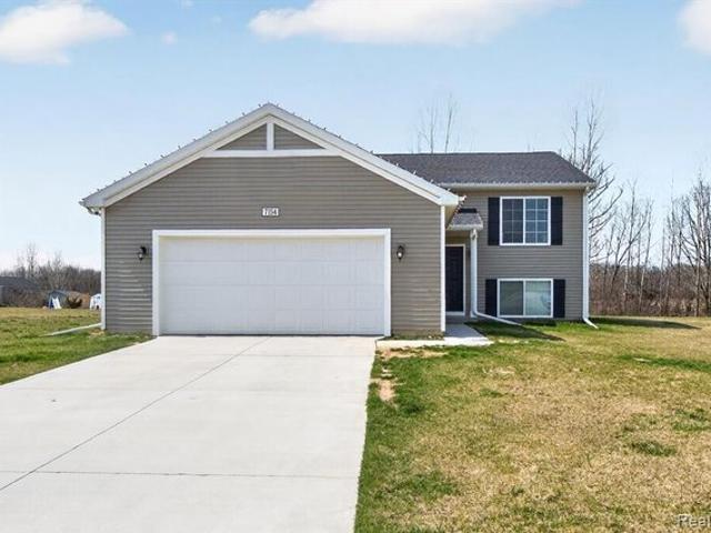 7154 Timberline Dr, Mundy Township, MI 48507