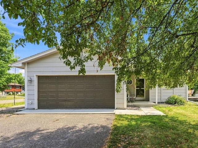 7156 Brian Dr, Centerville, MN 55038