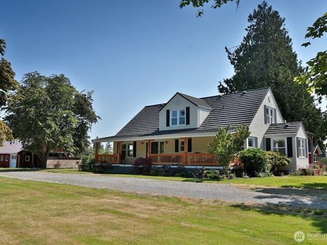 7156 Heggenes Rd, Clinton, WA 98236