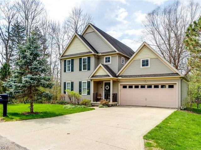 7156 Holzhauer Rd, Sagamore Hills, OH 44067