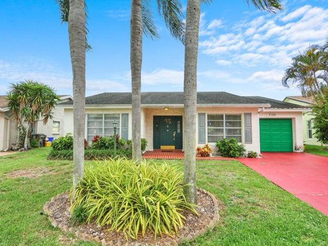 7156 Pine Bluff Dr, Lake Worth, FL 33467