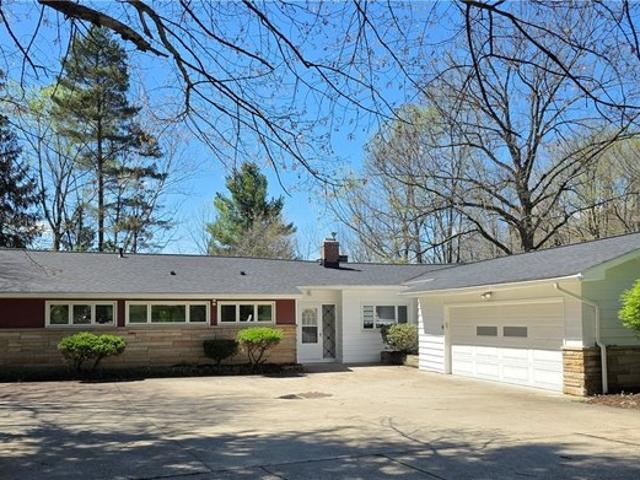 7156 Walton Rd, Walton Hills, OH 44146