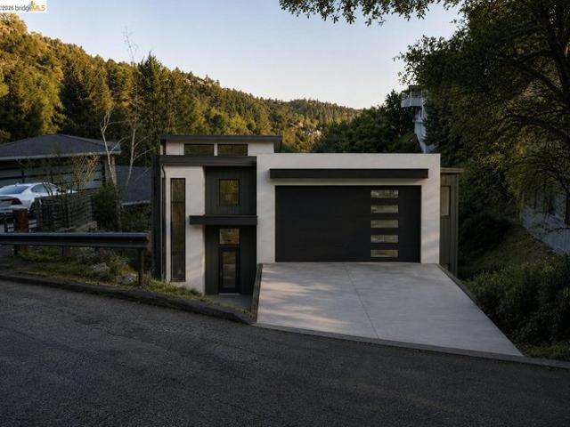 7158 Buckingham Blvd, Berkeley, CA 94705