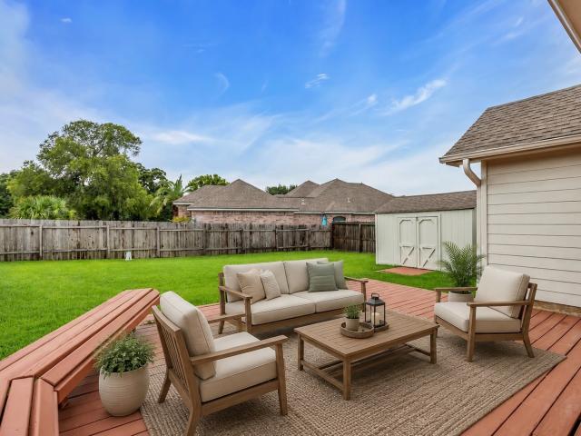 7158 Lakeshore Lane