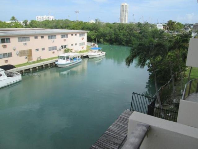 7150 Indian Creek Dr #302, Miami Beach, FL 33141