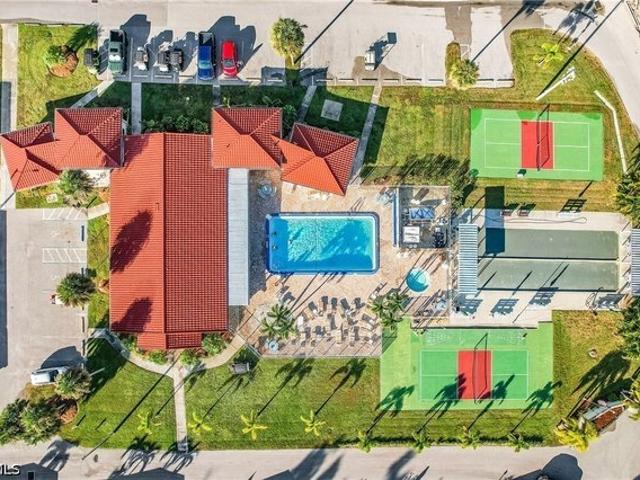 7150 Ladyfish Dr, Saint James City, FL 33956