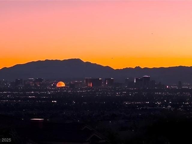 7150 Pico Rio Ct, Las Vegas, NV 89156