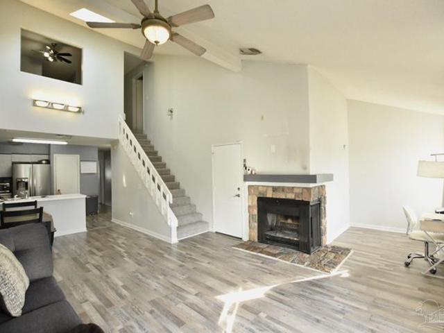 7150 Plantation Rd Apt 327, Pensacola, FL 32504
