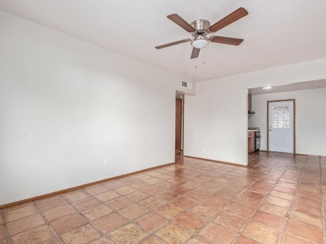 7153 N 57th Dr 2 Bedroom Apartment for Rent at 7153 N 57th Dr, Glendale, AZ 85301