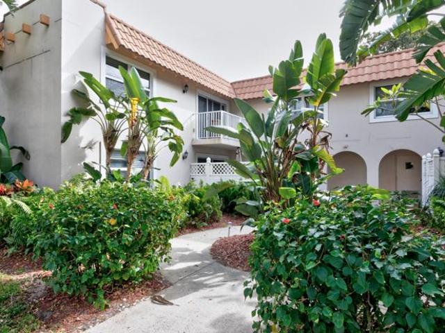 715 20th St #102, Vero Beach, FL 32960