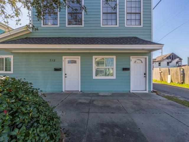 715 35th St, Galveston, TX 77550