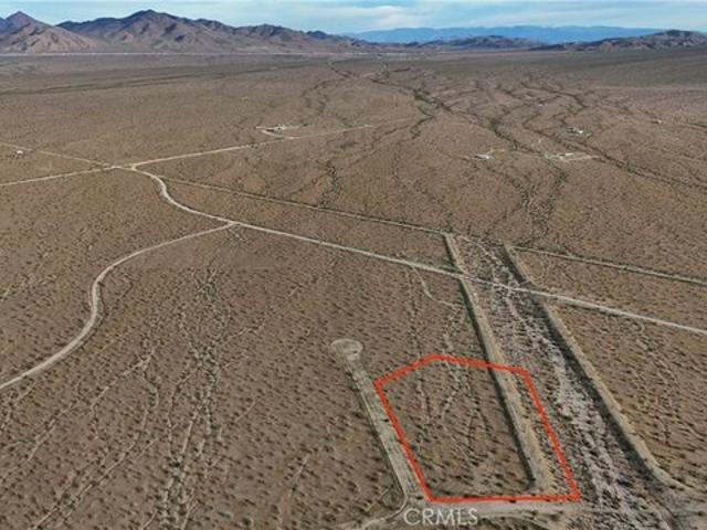 715 Corral Rd, Helendale, CA 92342