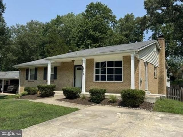 715 Calvert Ln, Fort Washington, MD 20744