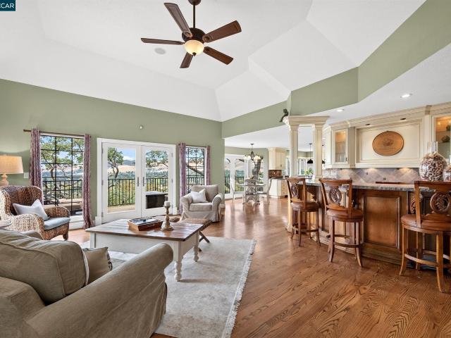 715 Castle Rock Rd