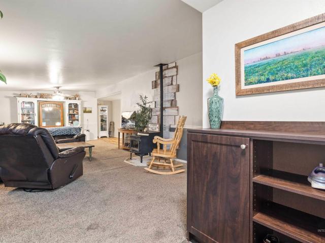715 Center St E 135