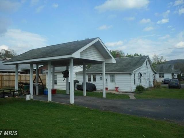 715 Charles St, Romney, WV 26757
