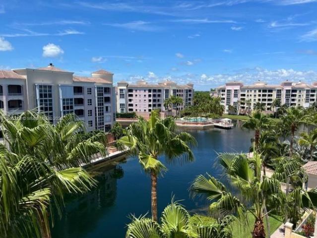715 Crandon Blvd #Ph5, Key Biscayne, FL 33149