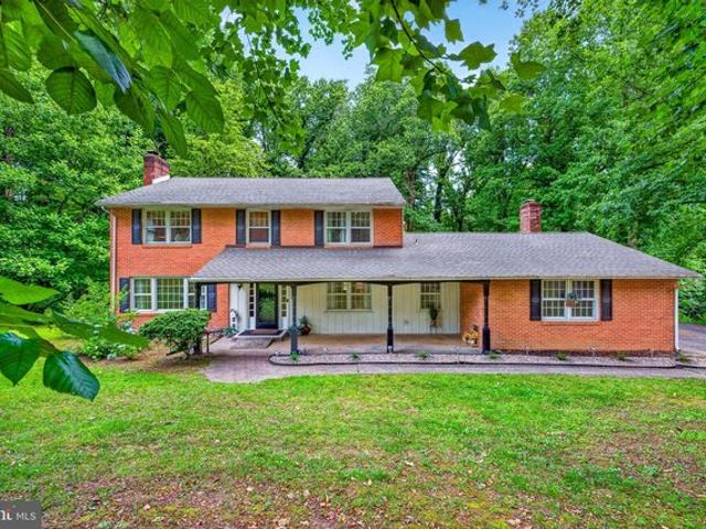 715 Ambleside Dr, Wilmington, DE 19808