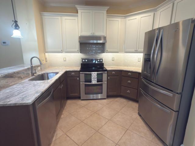 715 Botany Loop