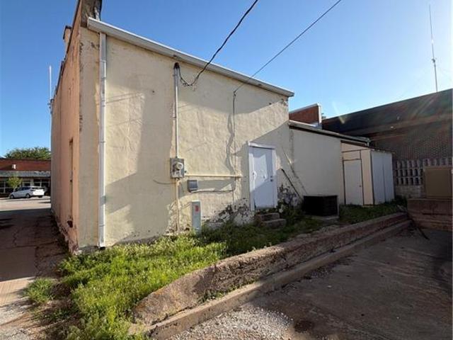 715 Bridge St Street