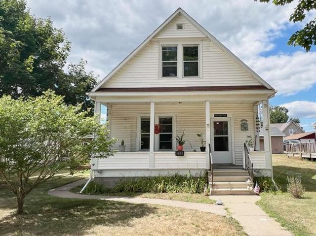715 Brown St, Norway, MI 49870