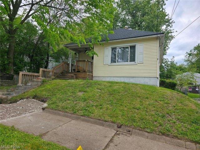 715 Gardendale Ave, Akron, OH 44310