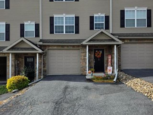 715 Gregs Dr, Harrisburg, PA 17111