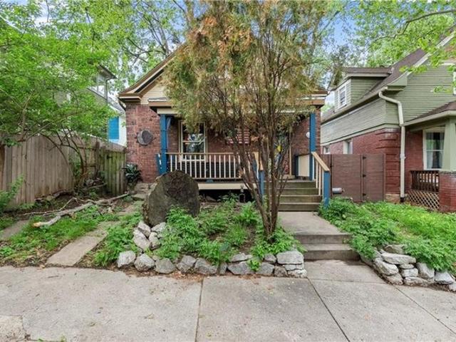 715 E 43rd St, Kansas City, MO 64110