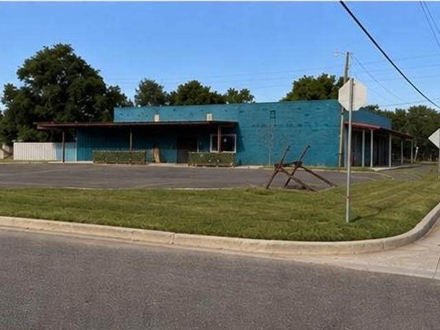 715 E 6th Street