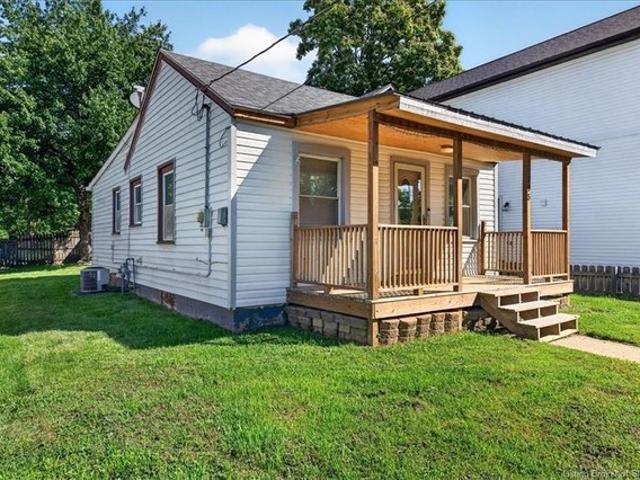 715 E 9th St, Jeffersonville, IN 47130