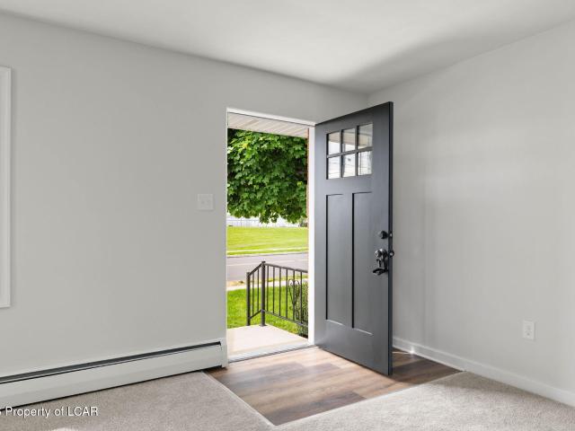 715 E 10th Street