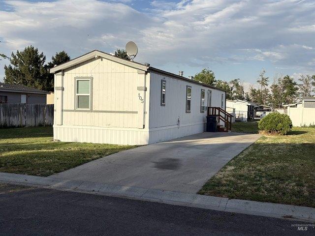 715 E Center St Trlr 105, Kimberly, ID 83314