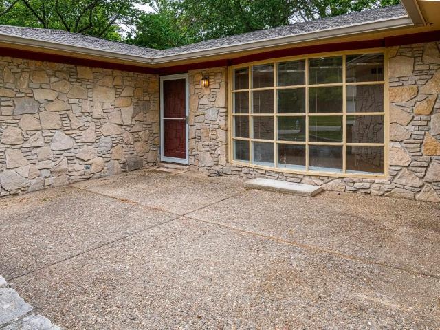 715 E Eddington Court