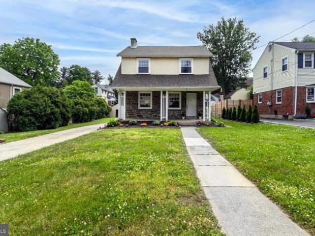 715 E Manoa Rd, Havertown, PA 19083