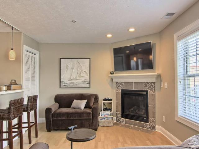 715 E State Street # 33