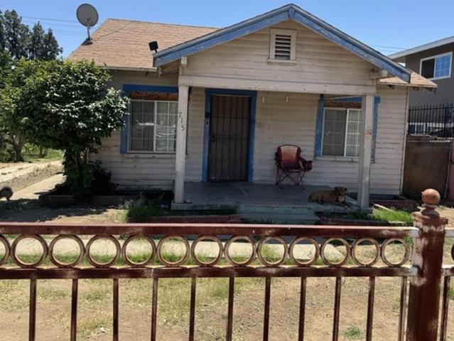 715 Knotts St, Bakersfield, CA 93305