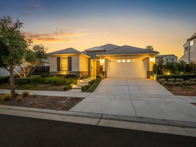 715 Harvest Dr, Madera, CA 93636