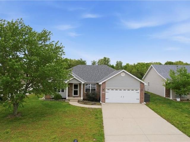715 Iron Horse Dr, Warrensburg, MO 64093