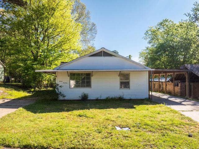 715 Oakwood