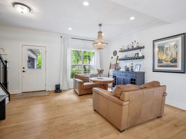 715 Oakwood Drive