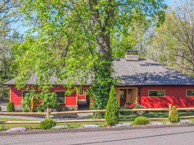 715 Lake Forest Drive